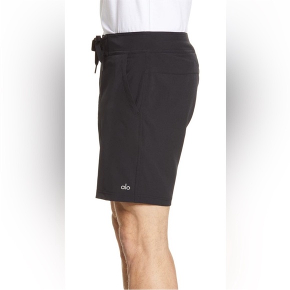 ALO Yoga | Shorts | Alo Yoga Navy Athletic Shorts | Poshmark